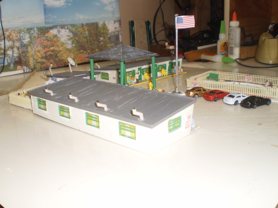 HO scale motel Shamrock Motel detailed weathered lights | eBay
