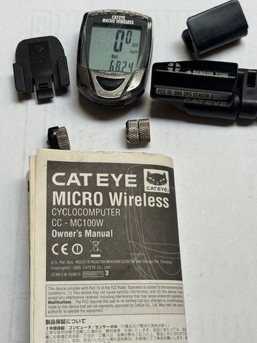Cateye CC-MC100W Bike speedometer odometer with mount and 2 spoke ...