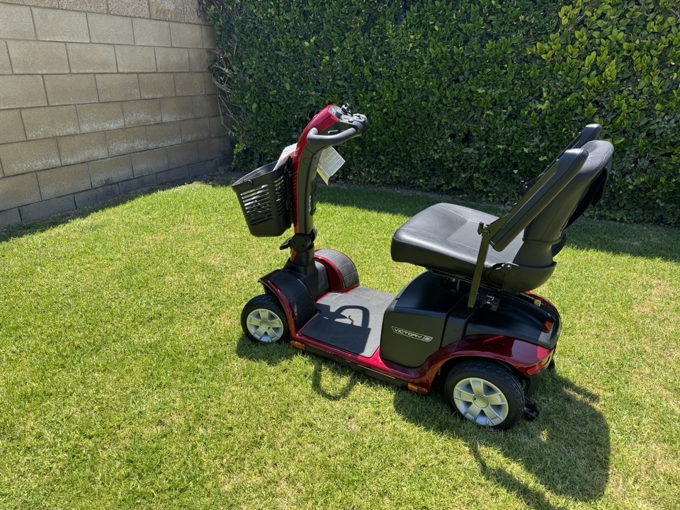 Pride Mobility Victory 9 4-Wheel Scooter, Candy Apple Red *BRAND NEW ...