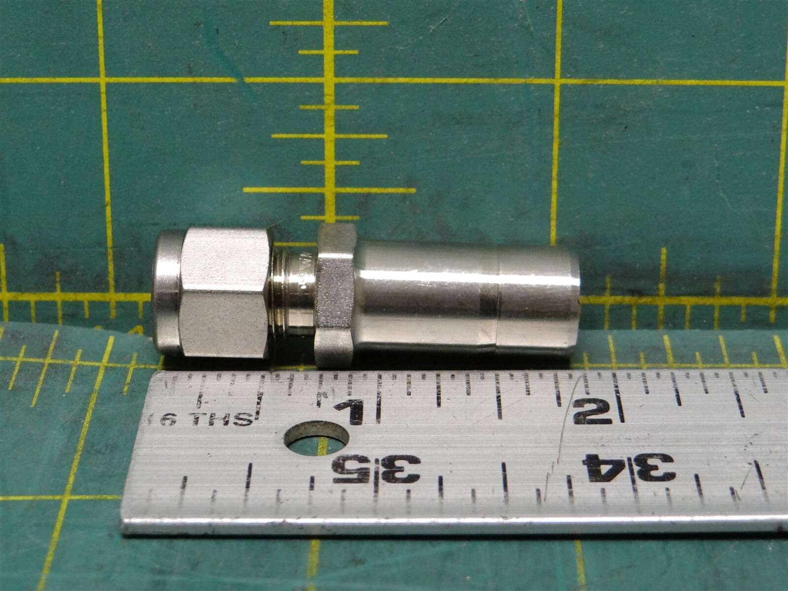 Swagelok SS-400-R-8BT Bored-Through Reducer 1/4" Tube OD /2" Tube ID ...