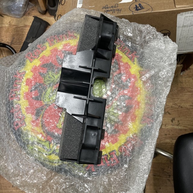 OEM Land Rover Radiator Bracket LR110456 for sale online | eBay