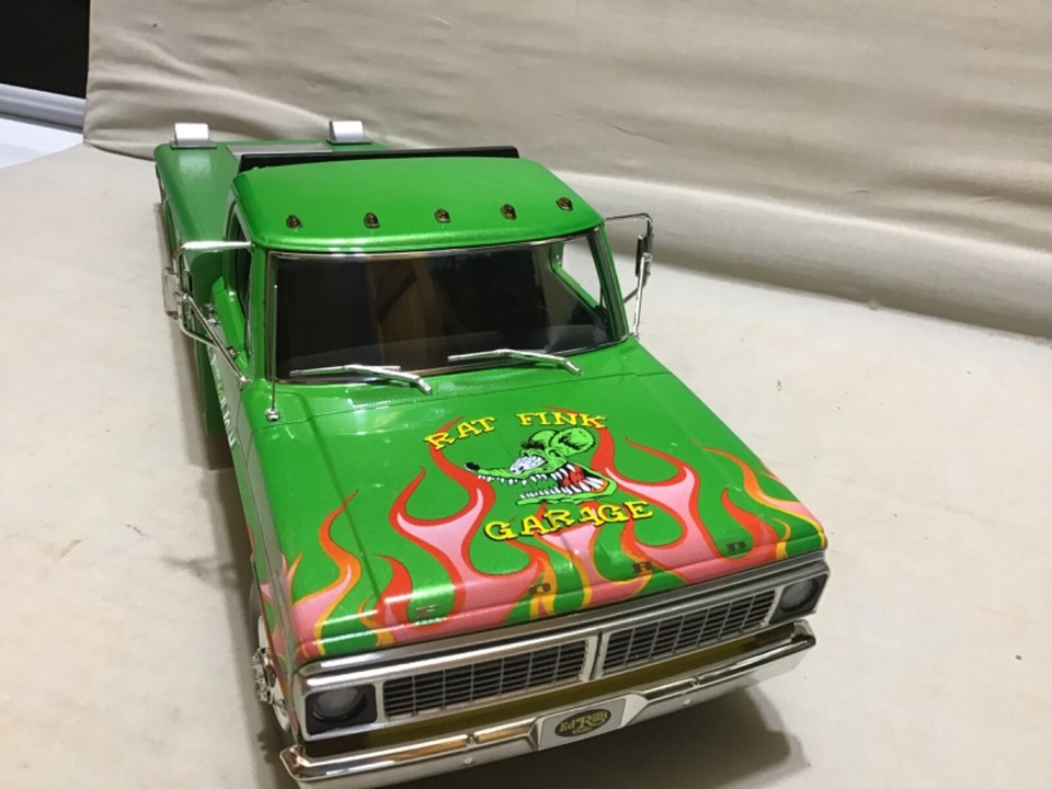 RAT FINK / ED ROTH FORD F-350 DIECAST RAMP TRUCK CAR HAULER 1/18 ACME ...