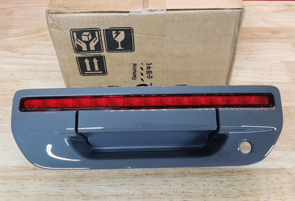 2020-2024 Jeep Gladiator Sting Gray (PDN) Tailgate Handle | OEM Mopar ...
