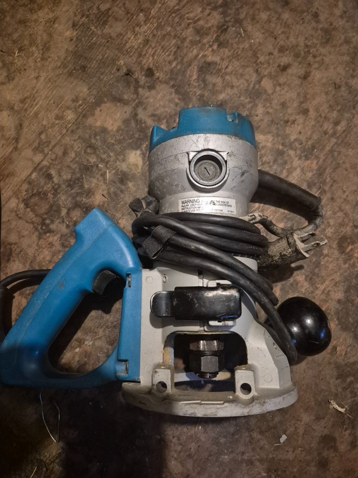 Makita RD1101 2-1/4 HP D-Handle Router ... | eBay