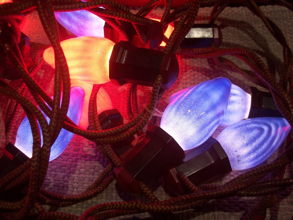 2 Sets of 7 Christmas C 9 Swirl Bulbs Lights 14 Total 2 Cloth Noma ...