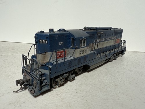 HO Scale Detailed Atlas Georgia Southern Weathered GP7 DCC/Sound #704 ...