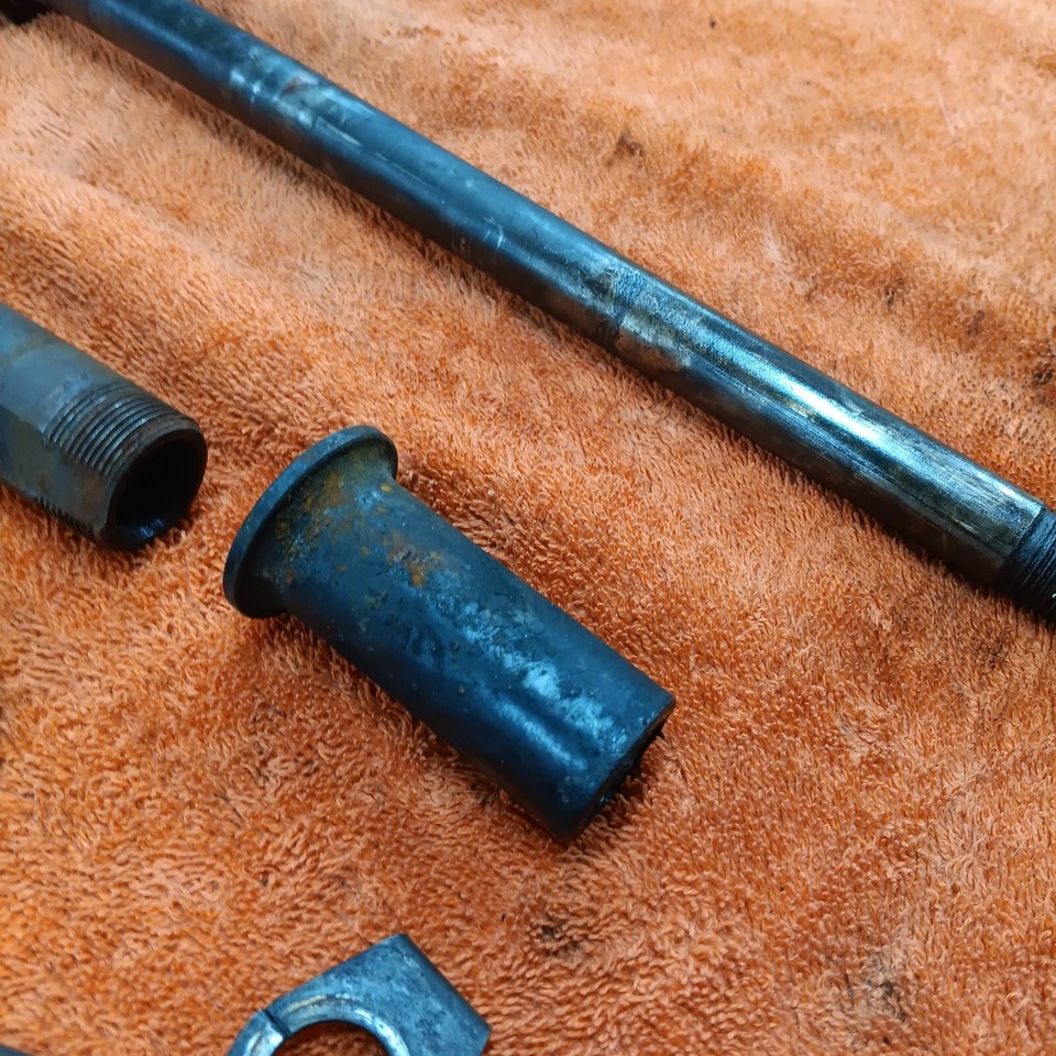 STOCK HARLEY PANHEAD COMPLETE REAR AXLE & SPACERS FOR 1958-1962 BIG ...