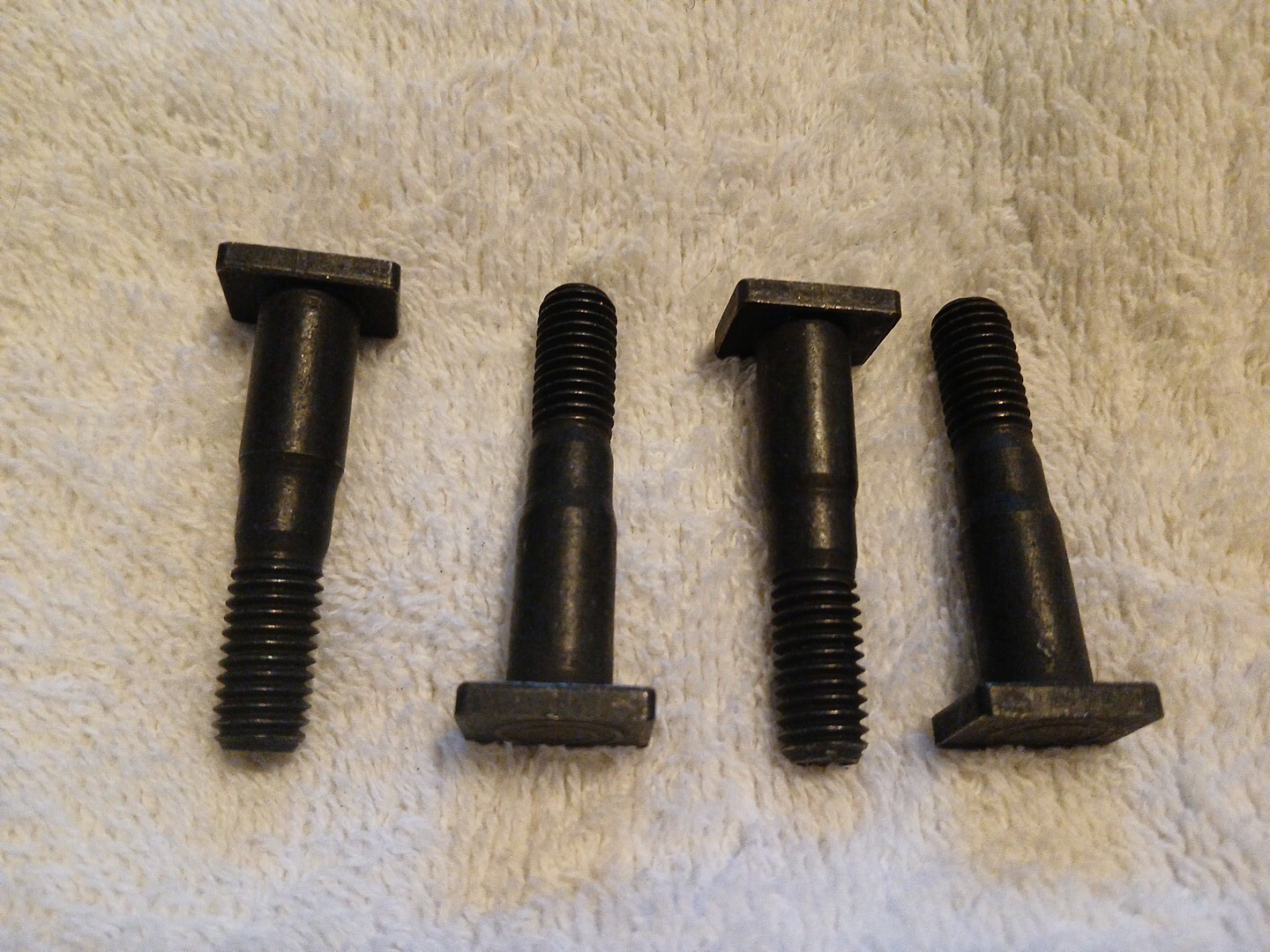 Husqvarna 501815701 Bar Stud Set Of 4 Bolts 288 XP, 372 XP, 3120 | eBay