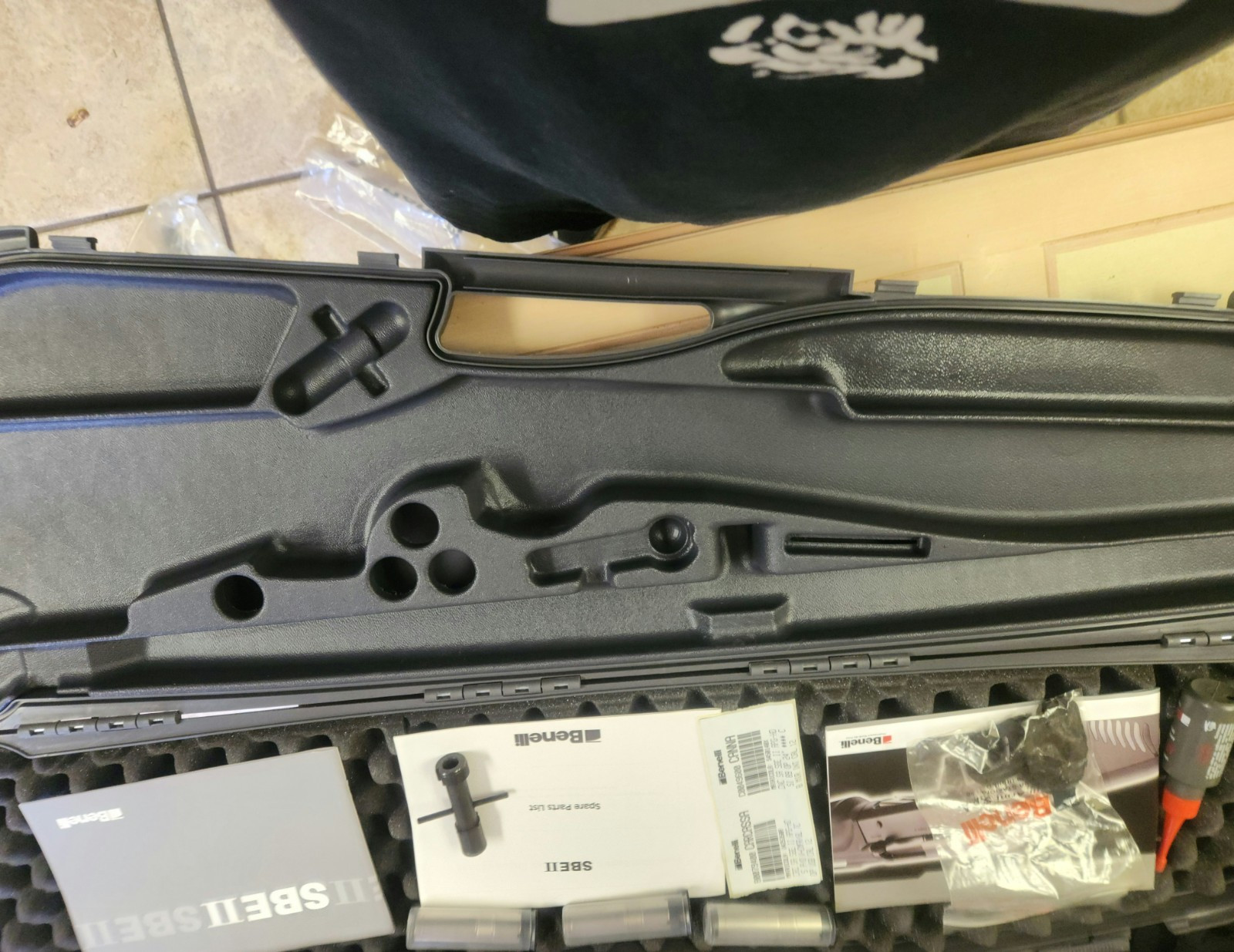 Benelli Cordoba Canna-hard Gun Case. CASE ONLY. NO GUN. NO ACCESORIES.の ...