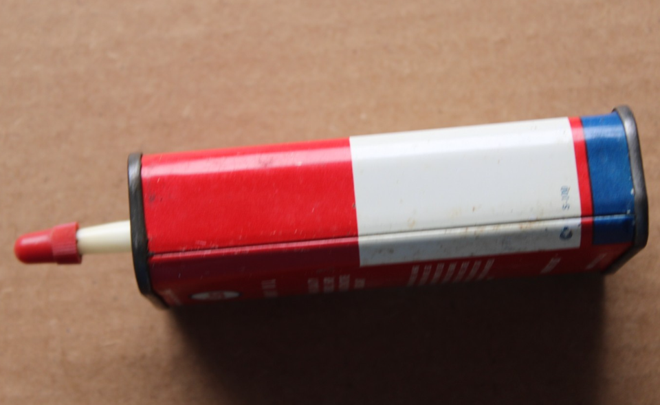 1950's ESSO HANDY OIL Old 4 oz. Tin Oiler Can ~OIL DROP MAN GRAPHIC ...
