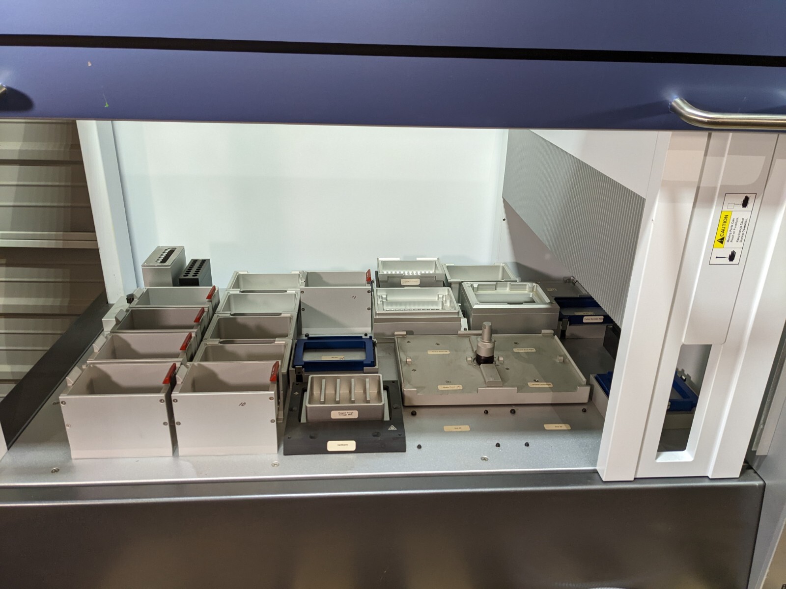 Qiagen Biorobot 8000 Automated Liquid Handling System with Accessories ...