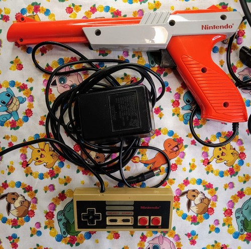 Nintendo NES Lot - Orange Zapper Light Gun, AC Adapter Cord, NES-004 ...