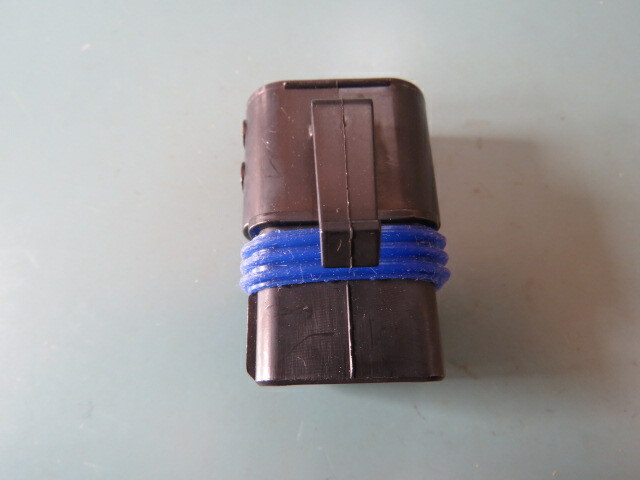 Bussman 32004-A2 Qty of 3 per Lot Automotive Connectors MALE INPUT ...