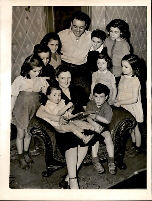 LG72 1945 Original ACME Photo FATHER OF NINE FACES ARMY INDUCTION ...