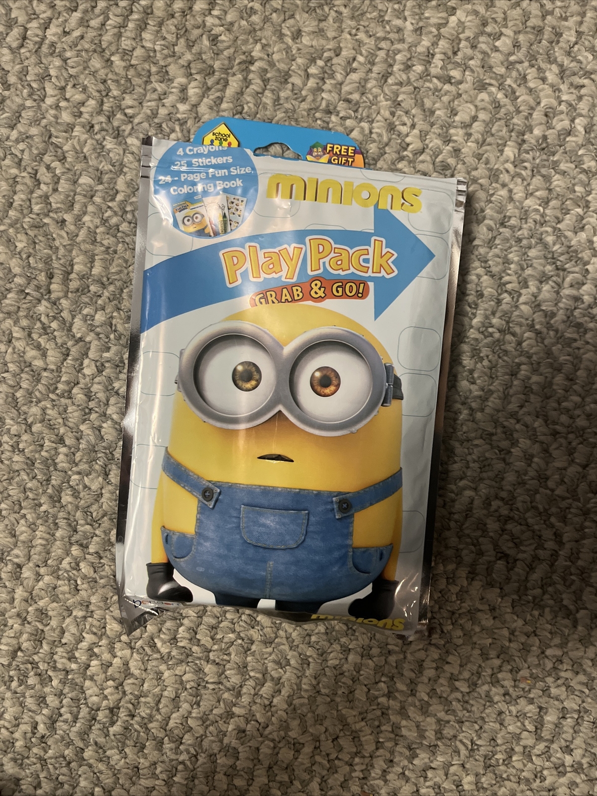 MINIONS PLAY PACK GRAB & GO 4 Crayons 25 Stickers 24 Page Fun Size ...