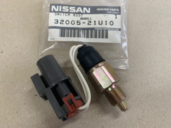 32005-21u10 Switch Assy-reverse Lamp Nissan Genuine Part for sale ...