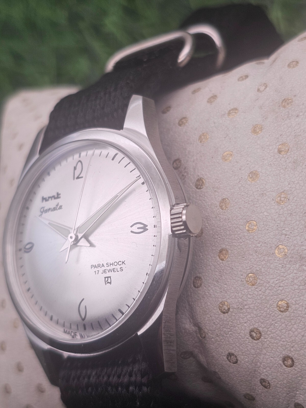 Beautiful Men's HMT Janta Parashock Mechanical Wind 17J Watch Silver ...