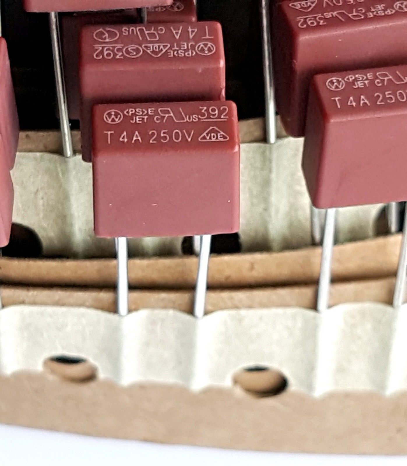 [3pcs] T4A Antisurge, 4A 250v Time delay, Slow blow, radial PCB fuse sq ...