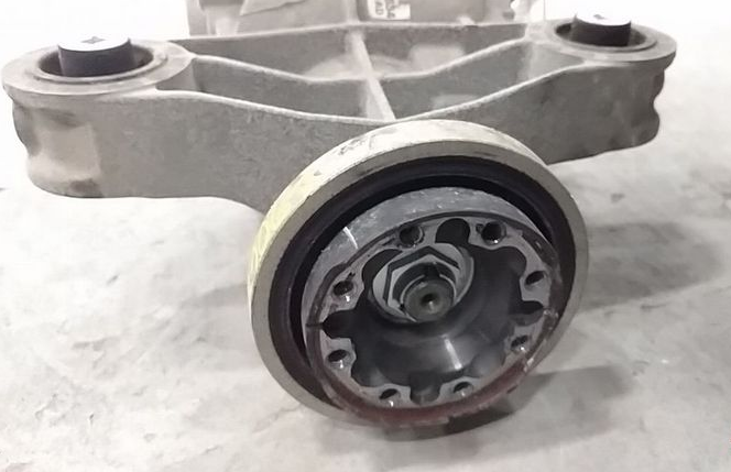 2015-2019 DODGE CHARGER RWD REAR AXLE DIFFERENTIAL CARRIER ASSEMBLY 2. ...