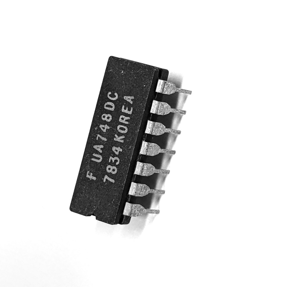 UA748DC Integrated Circuit - CUSTODIA: DIP14 MAKE: Fairchild ...