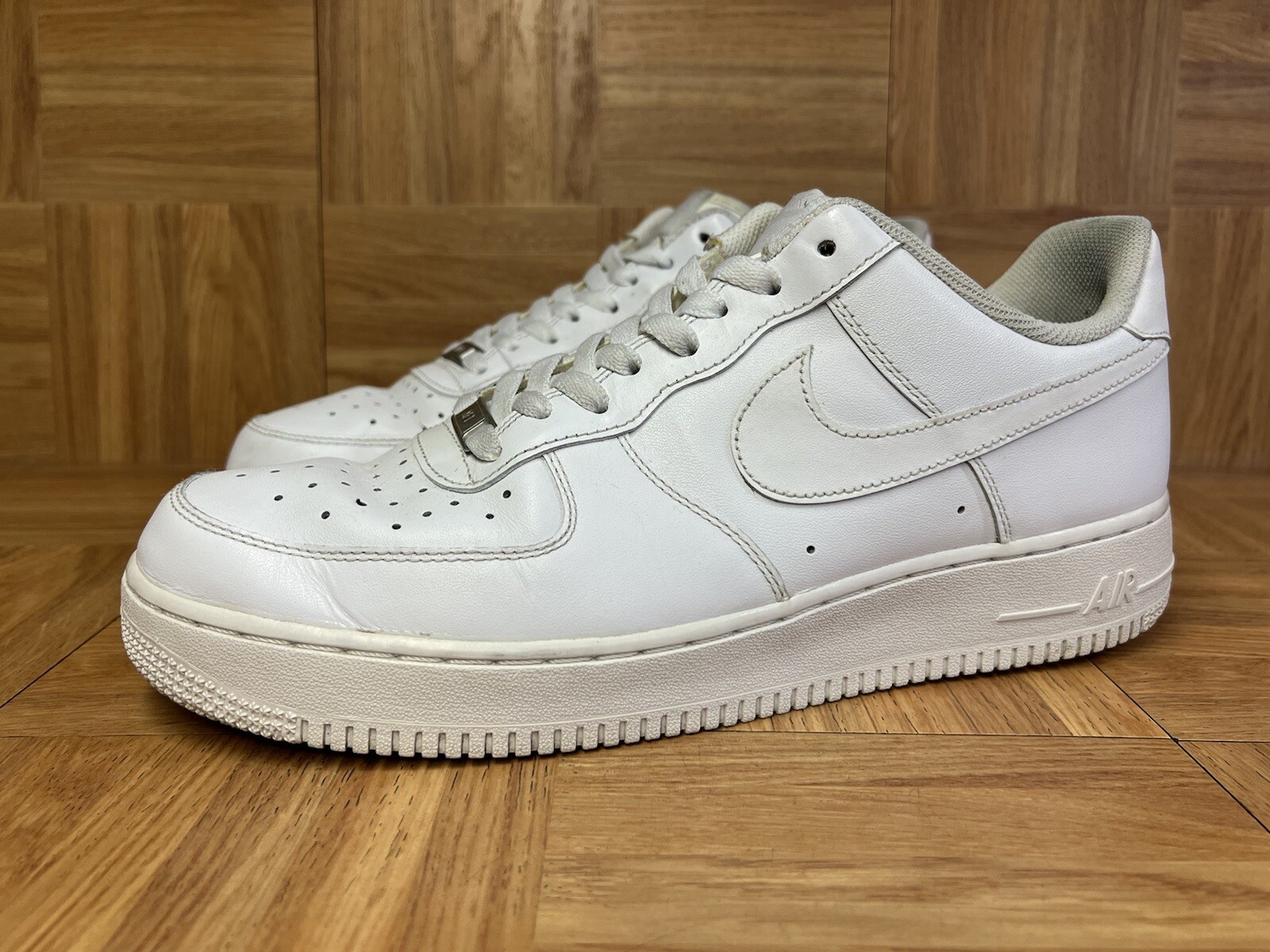 RARE🔥 Nike Air Force 1 '07 White Leather Sneakers Cl… - Gem
