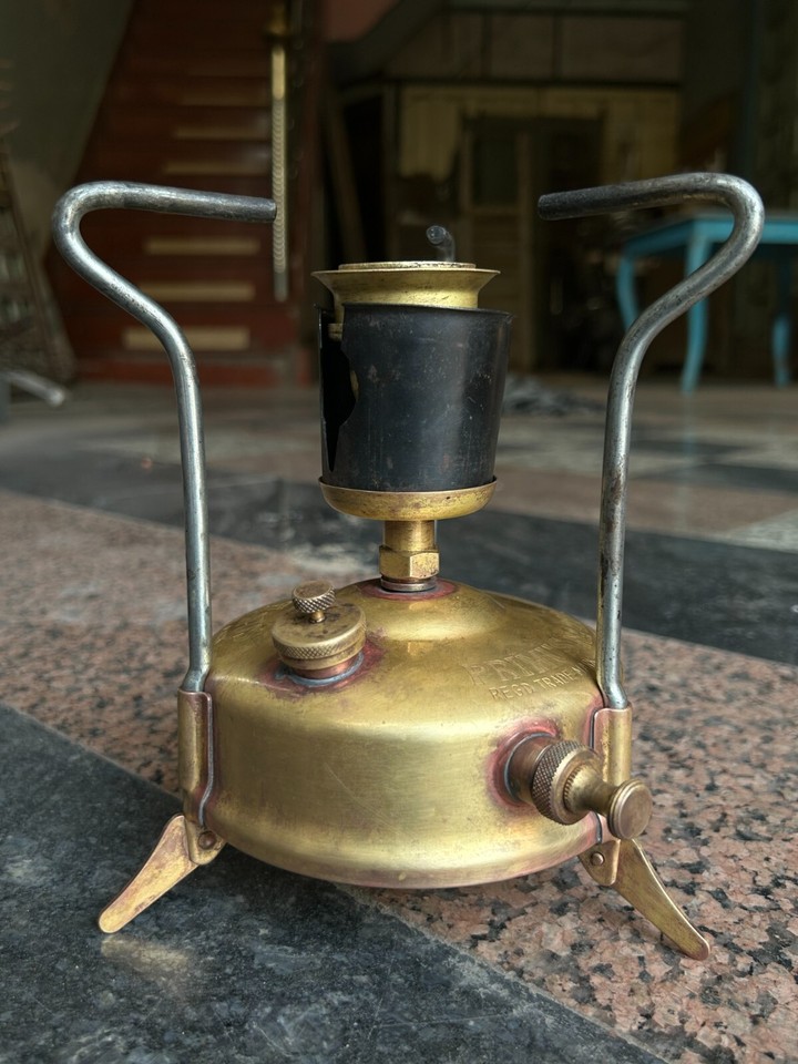 OLD VINTAGE PRIMUS NO.210 BRASS KEROSENE CAMP STOVE WITH ORIGINAL TIN ...