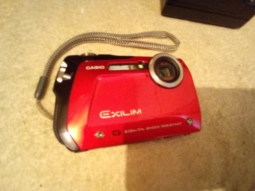 Casio EX-G1 Waterproof 12mp camera.Near mint cond.Casio battery.4gb ...