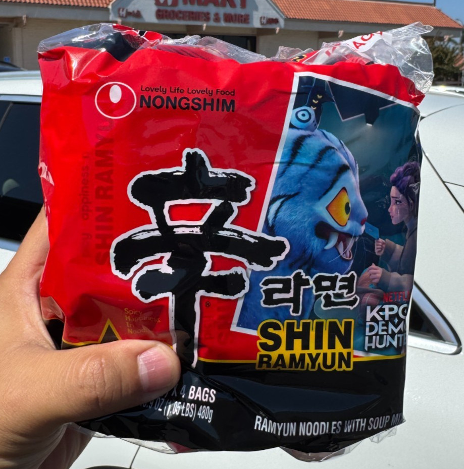 KPOP DEMON HUNTERS Korean Shin Ramyun Ramen 4 Pack Huntrix