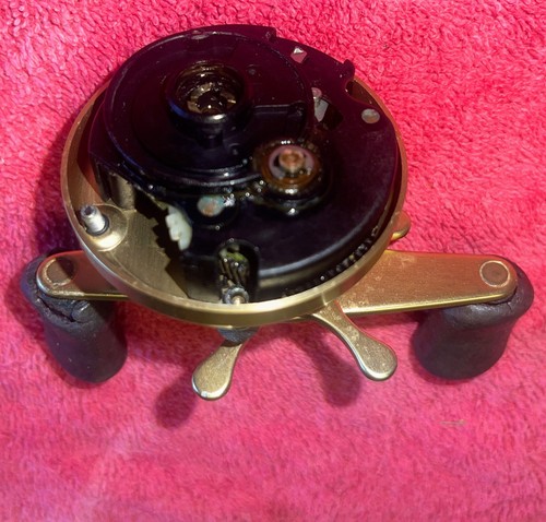 Shimano Calcutta Gold B Series Right Hand Baitcaster Reel 100B CT-100B ...