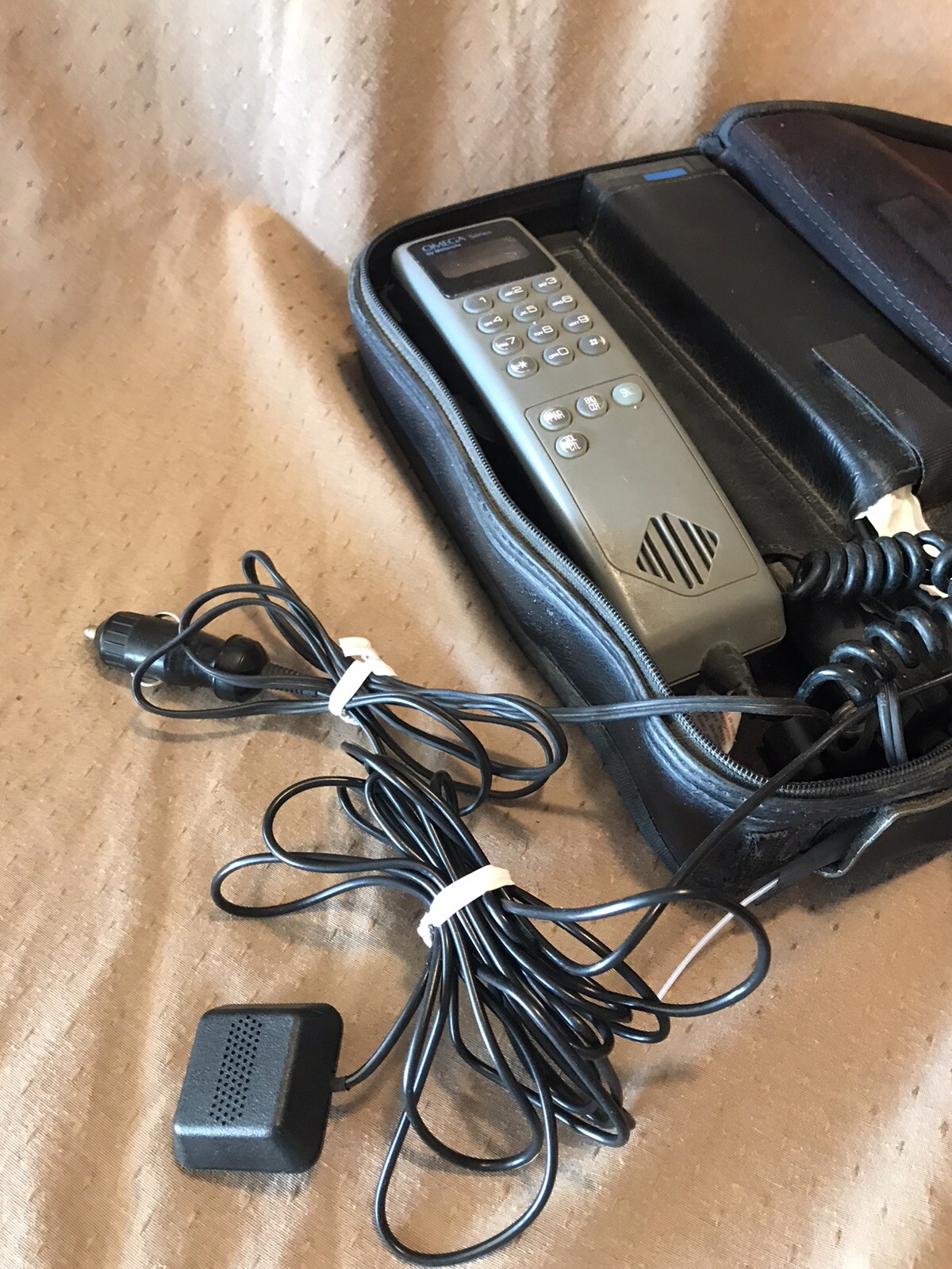 Vintage Motorola “Omega Series” Car Cellular Phone With Battery Carry ...