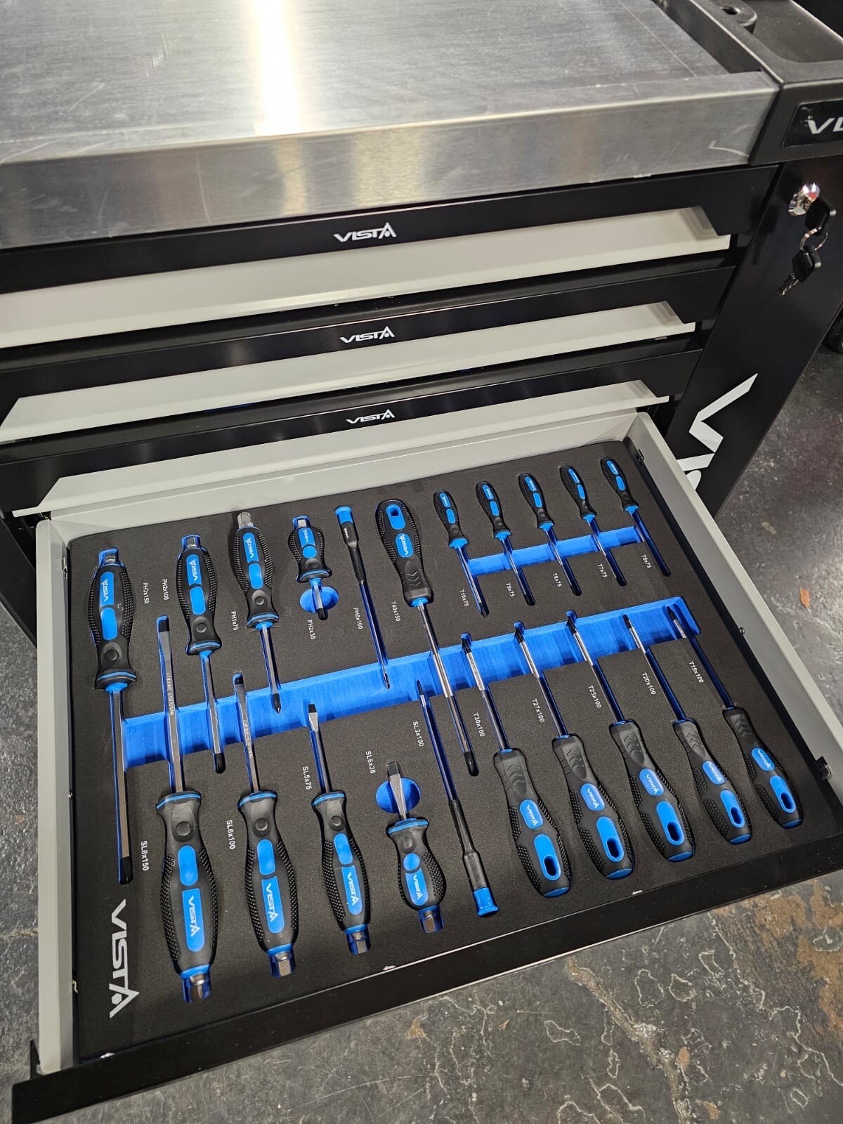 Vista Tool Chest Trolley With 7 Drawers, 6 Full Of Tools Plus Storage ...