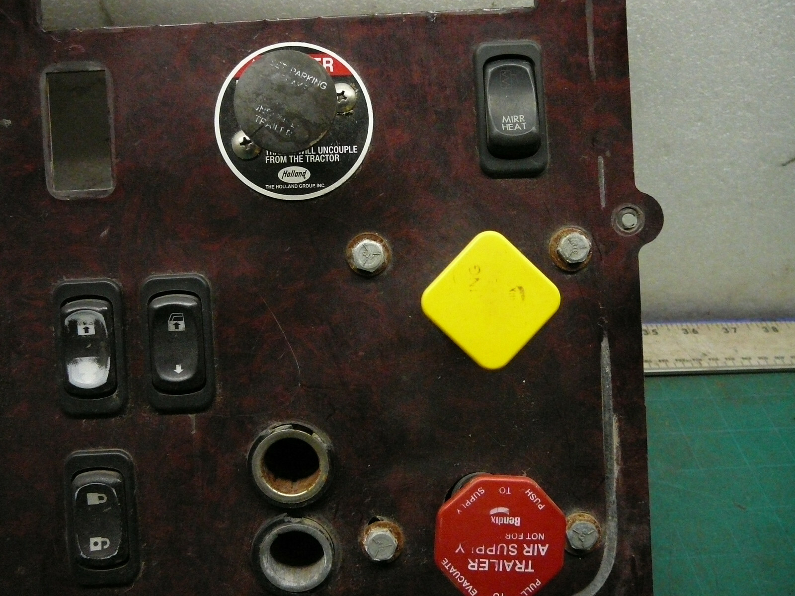 FREIGHTLINER INSTRUMENT PANEL W/ALLISON TRANSMISSION ELECTRIC SHIFTER ...