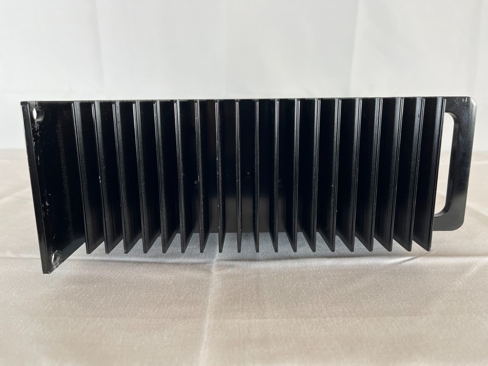 Behringer A500 Reference Amplifier - Ultra-Linear Pro Studio Power Amp ...