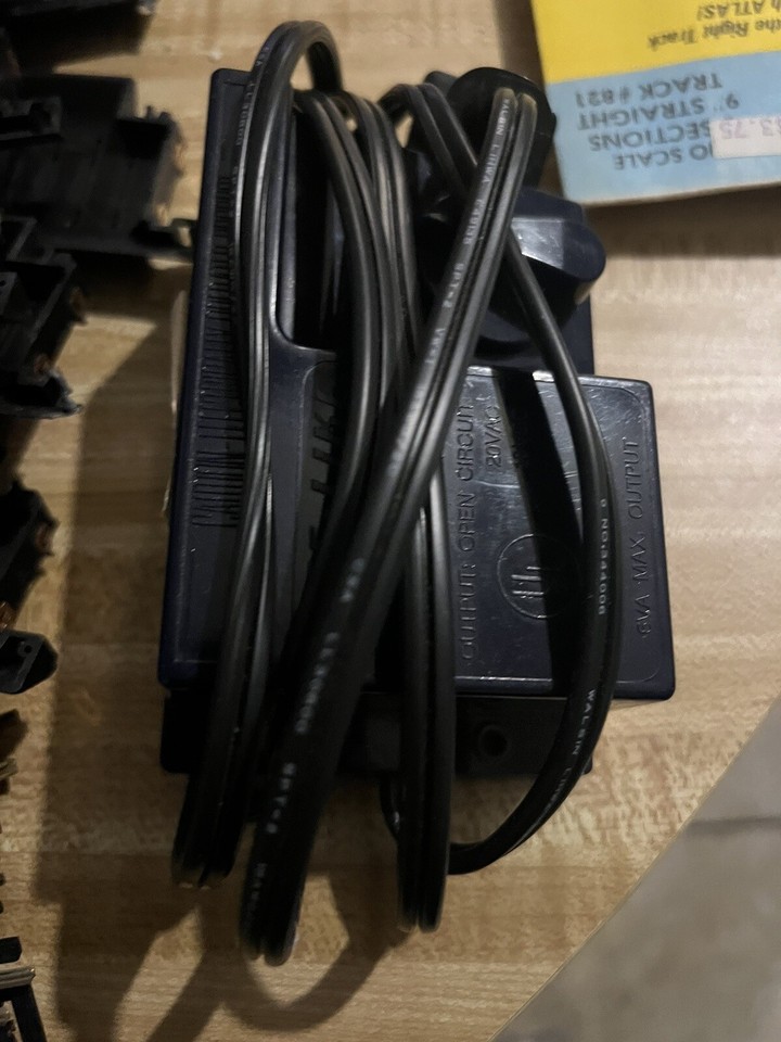 life like train tracks Parts Lot Pieces Ho Scale Train Engine Box Cars ...