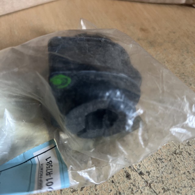 Genuine Range Rover Evoque X2 Front Anti Roll Bar Bushes LR079950 for ...