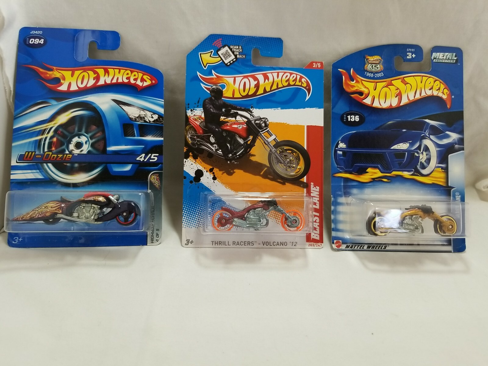 HOT WHEELS - Lot of 3 - NiB - Hwy Horror, Thrill Racers, Blast Lane ...