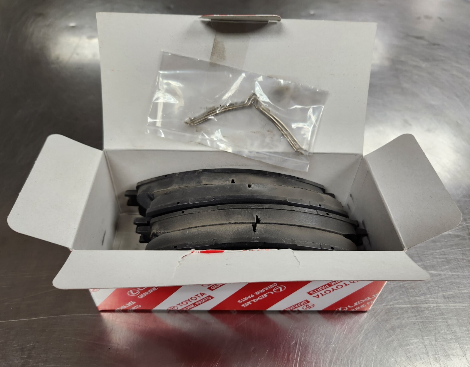 2008-2013 Toyota Highlander Sienna Front Brake Pads 04465-AZ319 ...