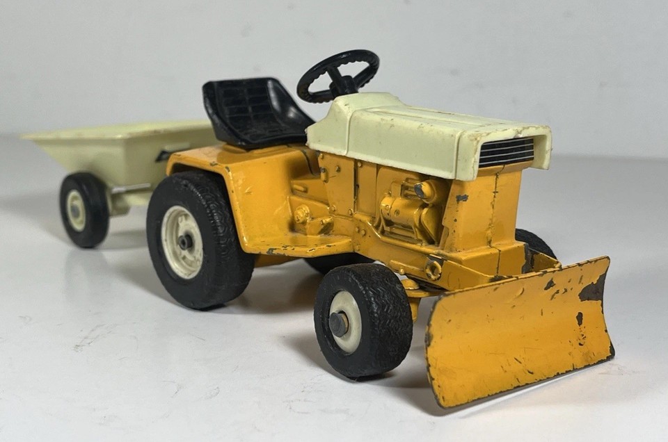 Vintage Ertl IH Cub Cadet 129 Lawn Tractor With Blade & Cart Wagon ...