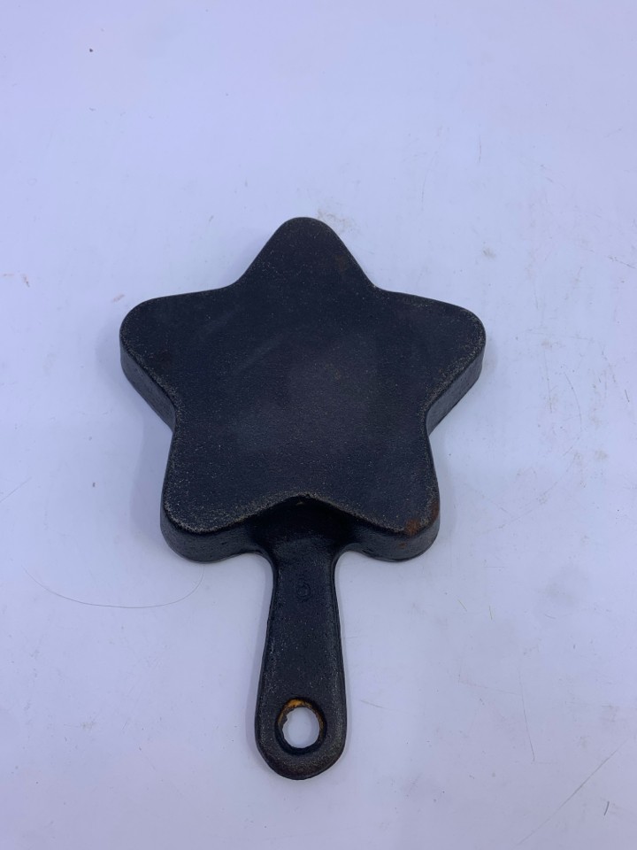 MINI STAR SHAPED CAST IRON SKILLET. | eBay