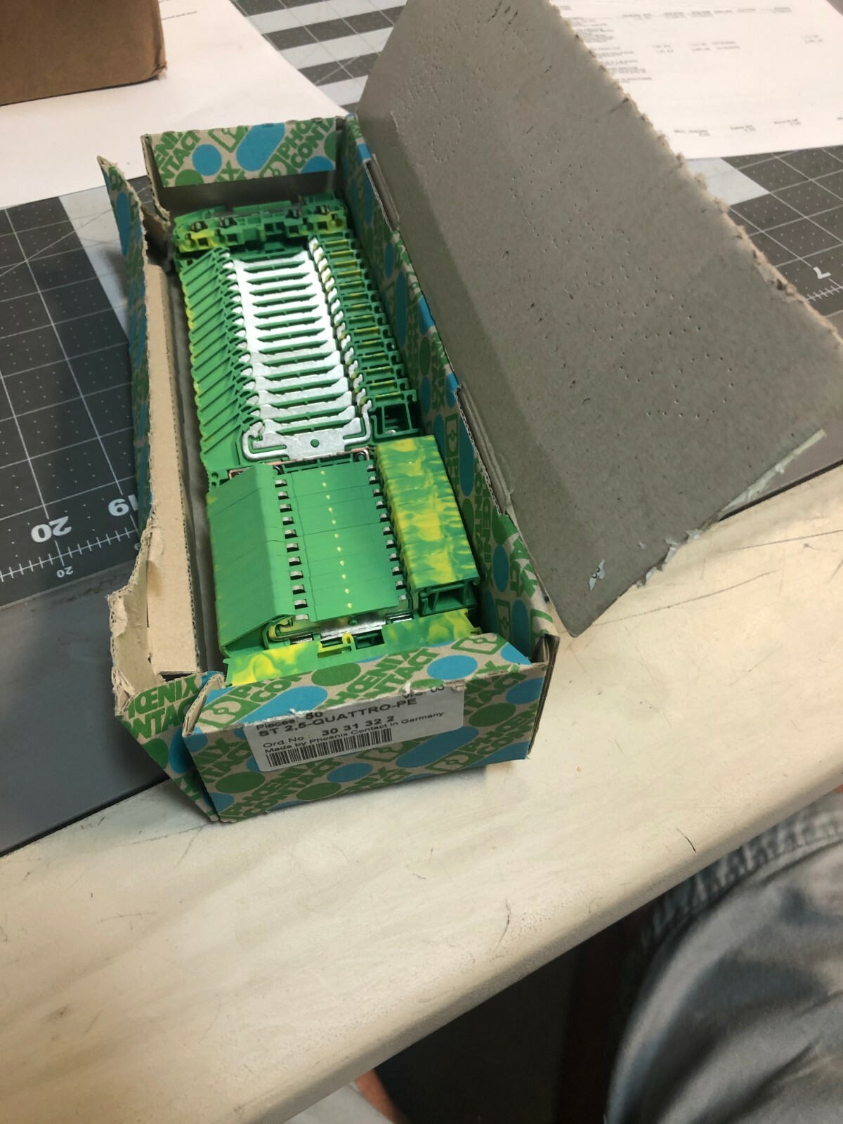 35 new in box Phoenix Contact ST 2,5-QUATTRO-PE 3031322 Ground Modular ...