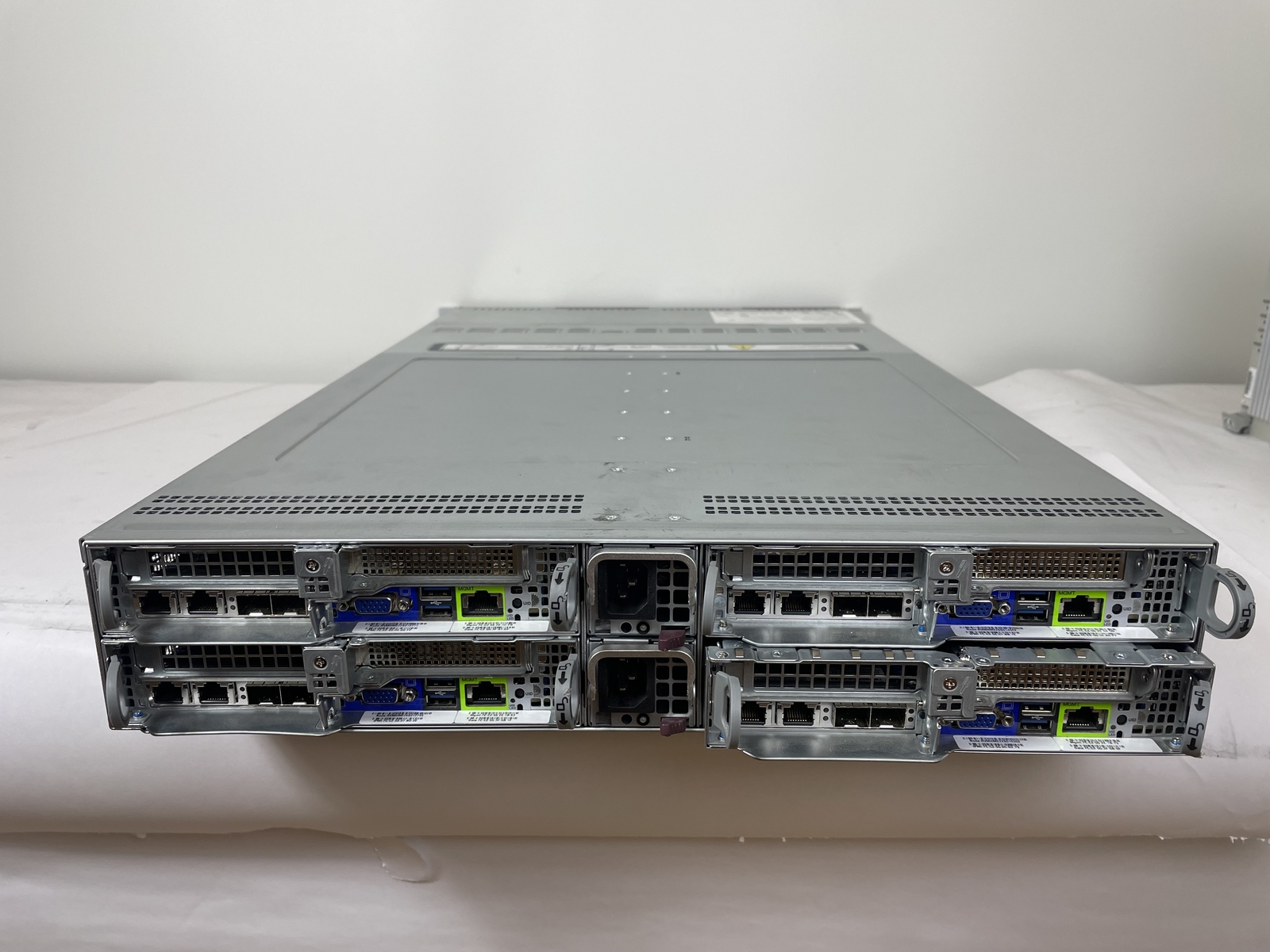 RUBRIK R6408 4-NODE SERVER 4x SILVER 4210 , 384GB RAM , 48TB, 4x 480GB ...