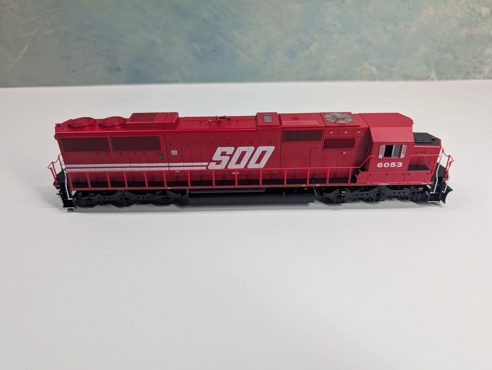 Athearn 91675 HO Scale SD-60 Diesel Locomotive SOO Line #6053 Runs DCC ...