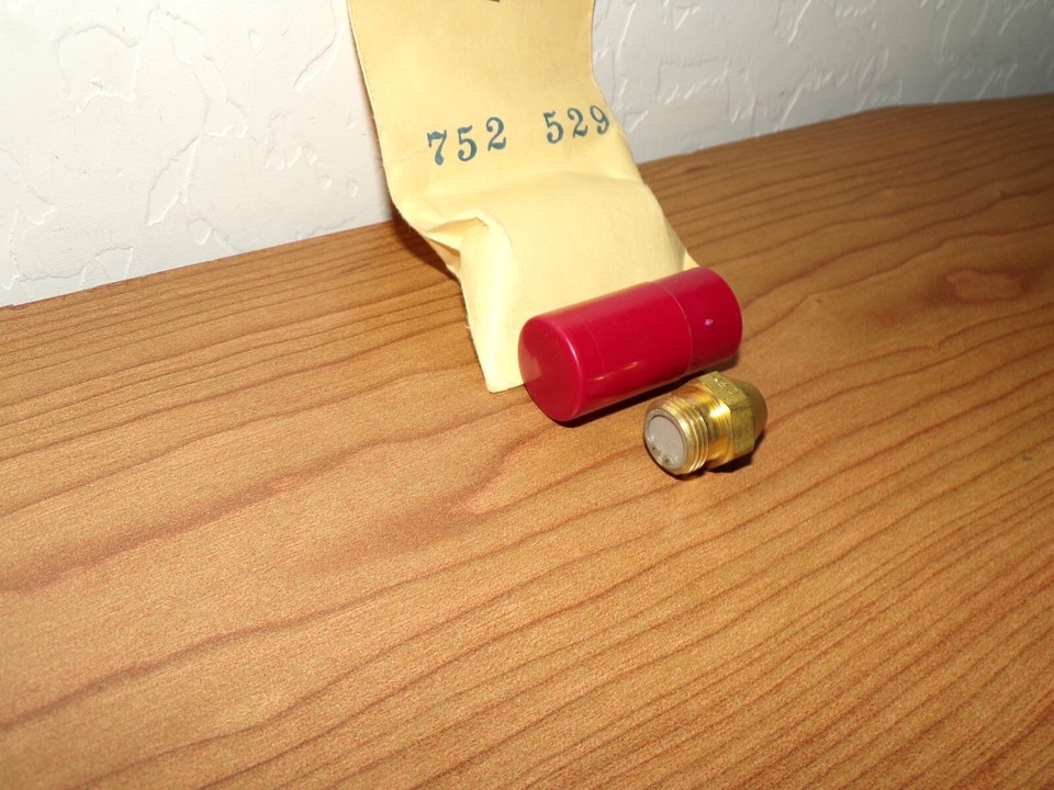 Piper Fuel Spray Nozzle 752-529 | eBay