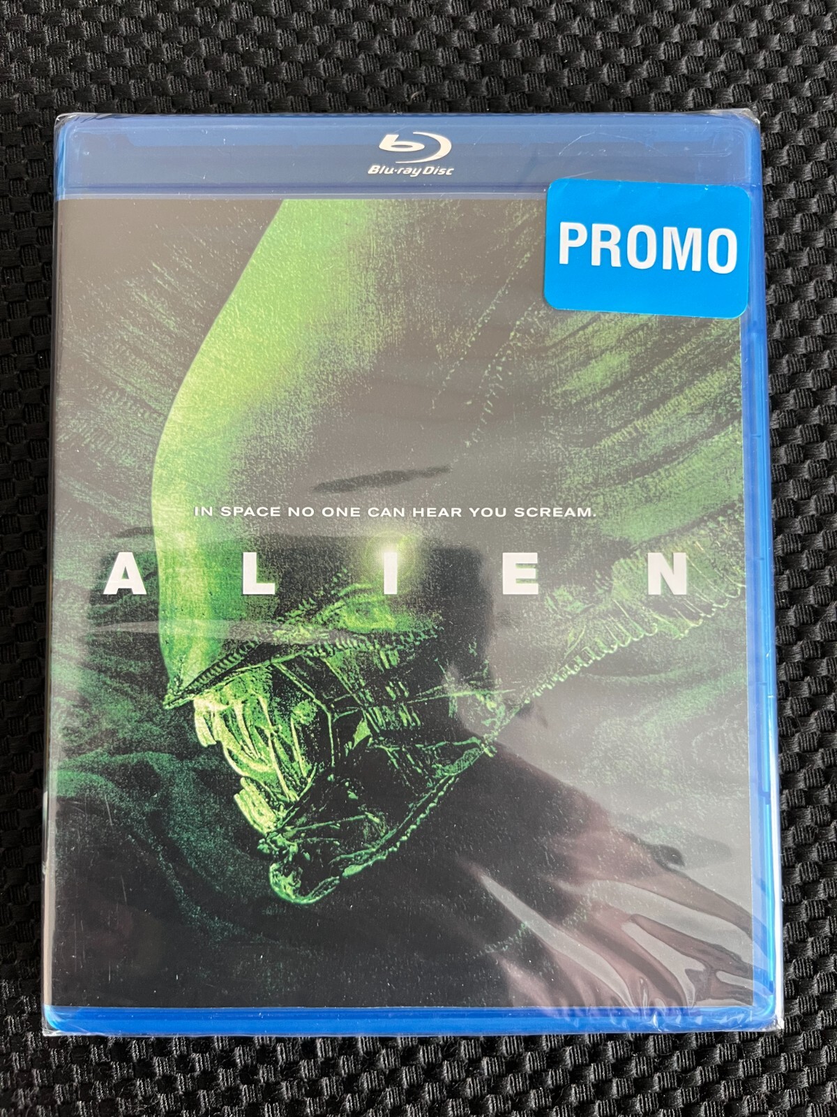 Alien Blu Ray Movie Both 1979 Theatrical Version & 2003 Director's Cut ...