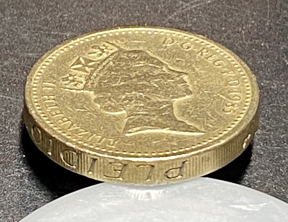 1985 ONE POUND ELIZABETH II (RARE) COIN UPSIDE DOWN EDGE MINT ERROR | eBay