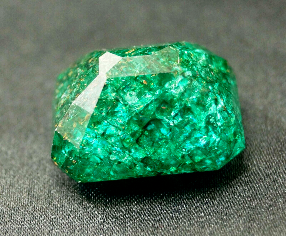 Natural Colombian Emerald Emerald Cut 200 Ct Certified Green Loose ...
