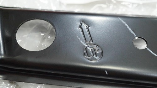 FOR TOYOTA HILUX 2011 BRACKET FRONT BUMPER RETAIL RH 52533-0K050 OEM | eBay