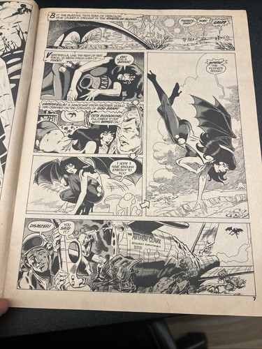 Vampirella #1-1969 Frazetta Neal Adams-1st appearance- Warren Magazine ...