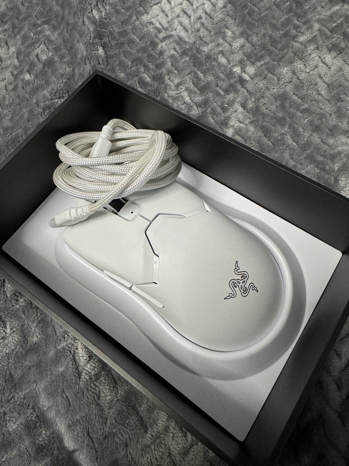 Razer Viper V2 Pro Wireless Optical Gaming Mouse - White 840272901526 ...