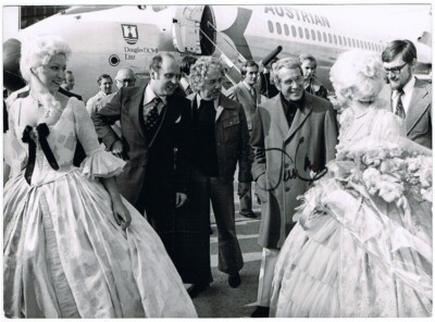 Perry Como Autograph on Photo in Austria. 7 x 5. CoA | eBay